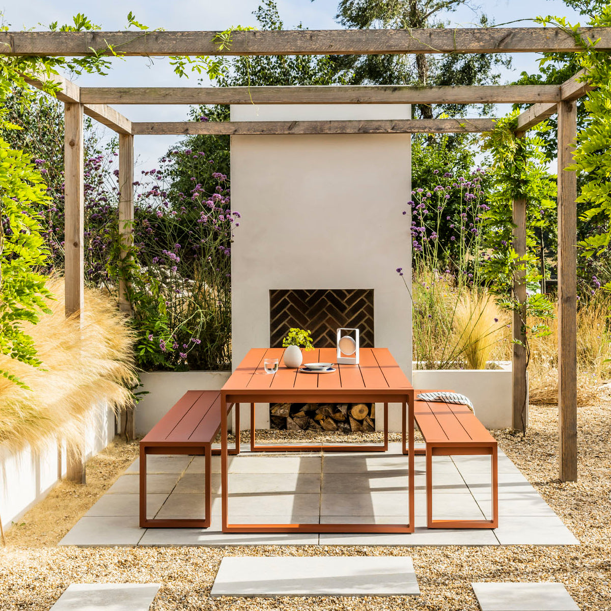 Eos Communal Table | Matthew Hilton Outdoor & Garden | Case Furniture