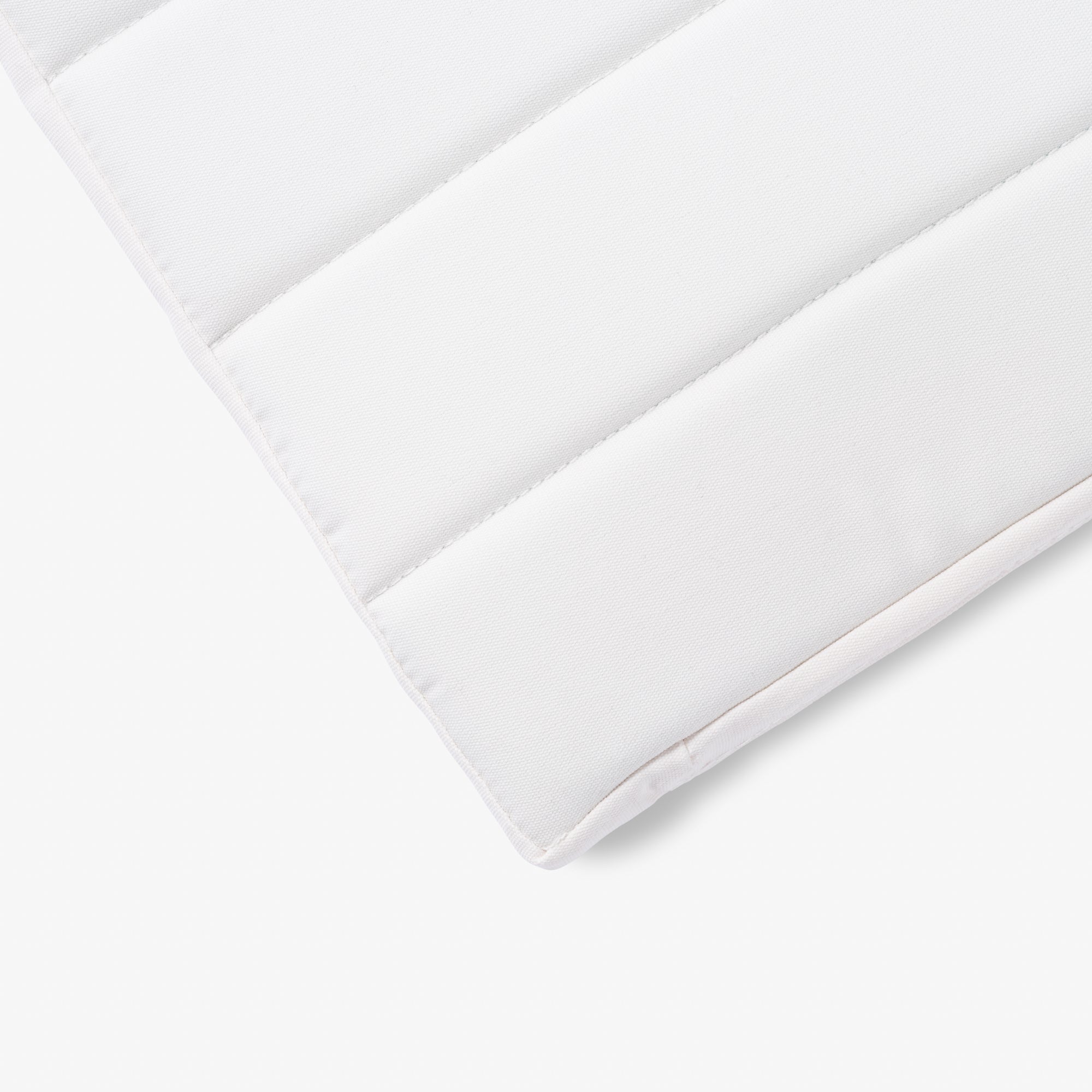 Eos Lounge Chair Cushion by Matthew Hilton | Outdoor | Case Furniture